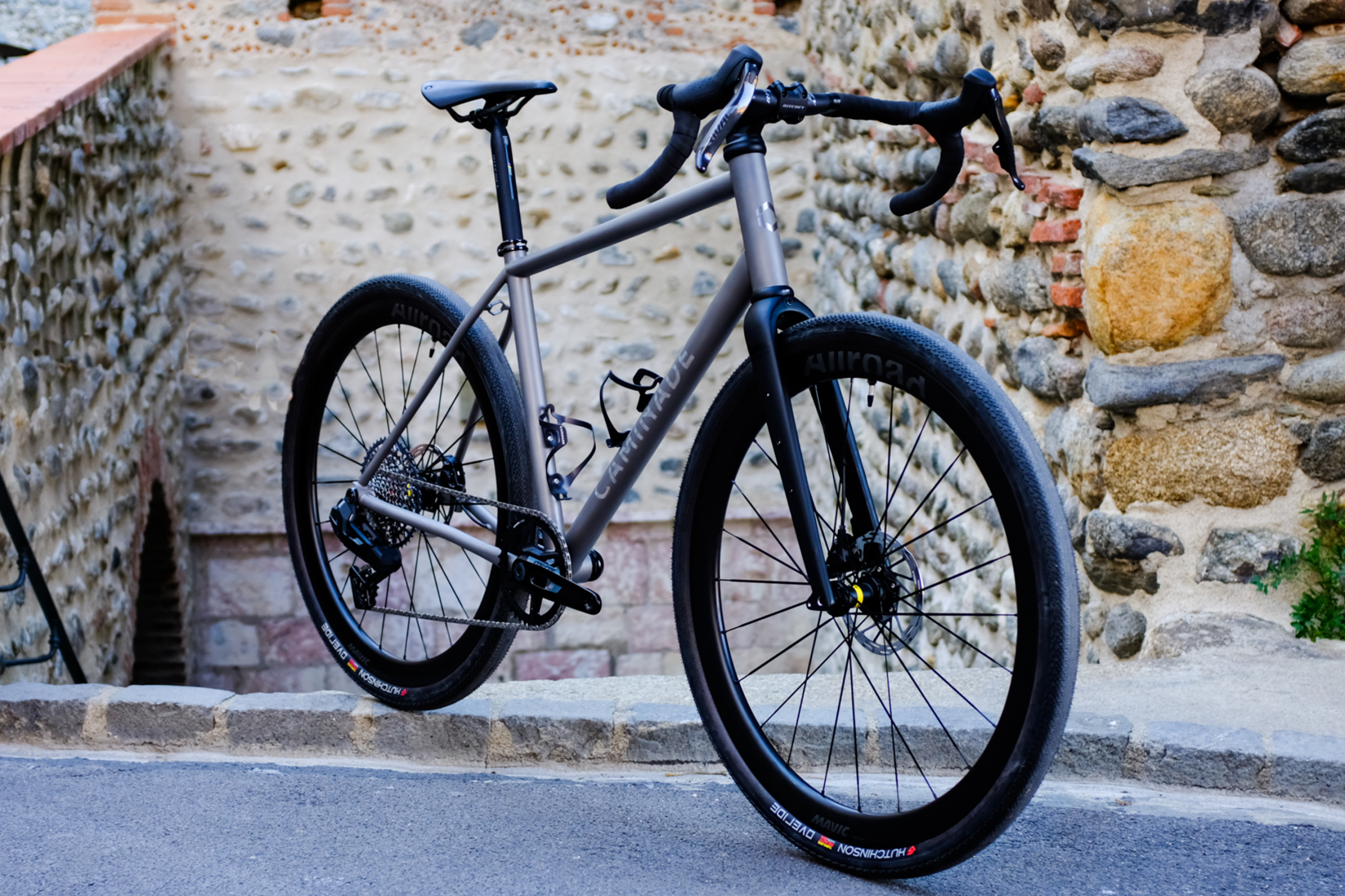 Titane vs Acier : La quête du gravel parfait pour Félix - Actualités ...